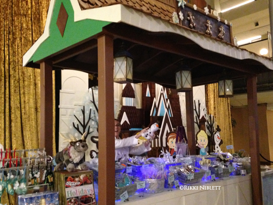 Foodie Friday: The Gingerbread Displays at Walt Disney World