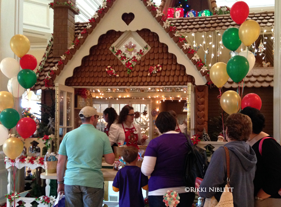Foodie Friday: Gingerbread Displays at Walt Disney World Resorts