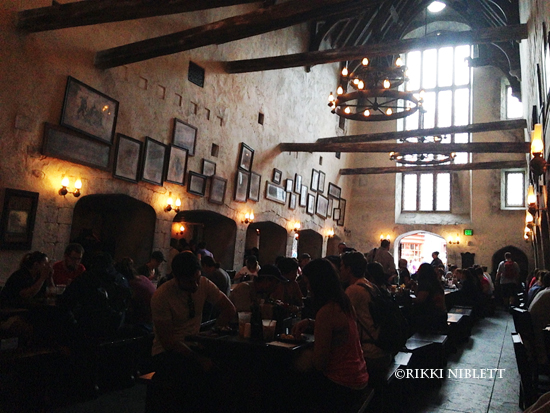 Foodie Friday: Review of The Leaky Cauldron