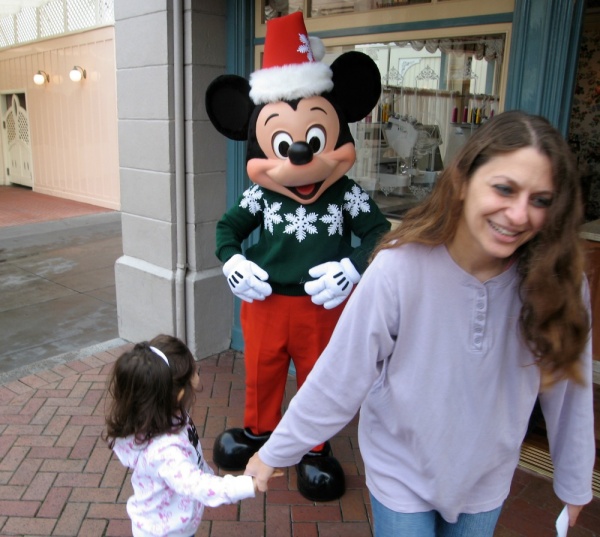 My Favorite Places to Meet Mickey - Disneyland Edition