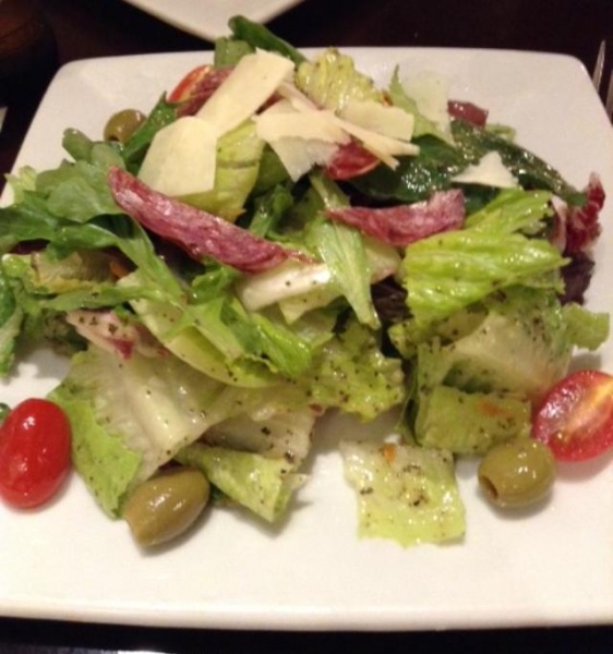 Tony's Town Square Restaurant's Festival of Fantasy Parade Dining Package