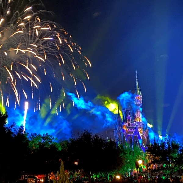 Magic Kingdom's Crystal Palace - A Review