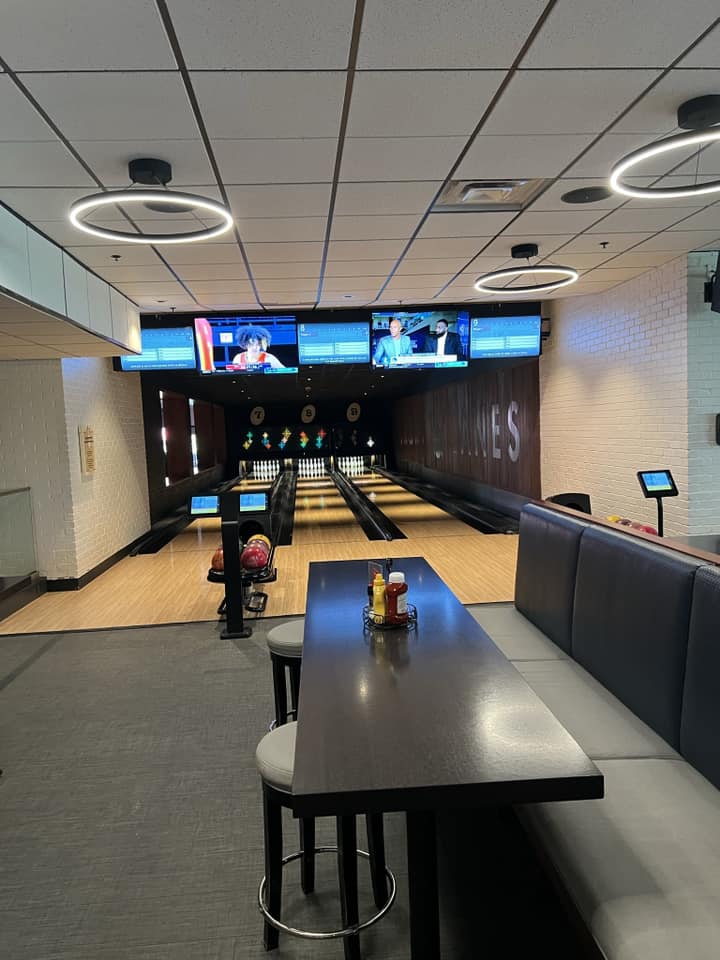 Splitsville Luxury Lanes | Downtown Disney District